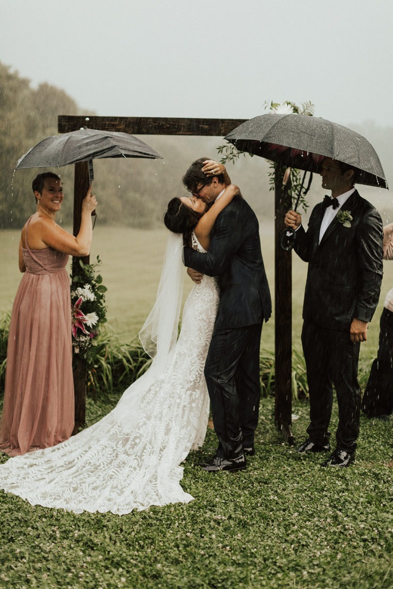 6 Tips to Plan for a Rainy Wedding Day | Shelly Pate Photography