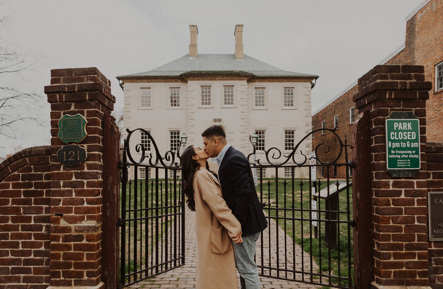 Engagement Photo Guide for Every Season at the Old Town Alexandria ...