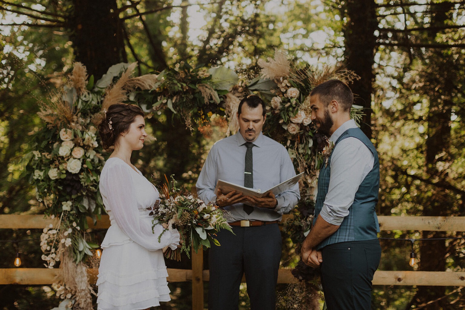 How to Officiate a Wedding: Top Tips for Having a Friend Officiate Your ...