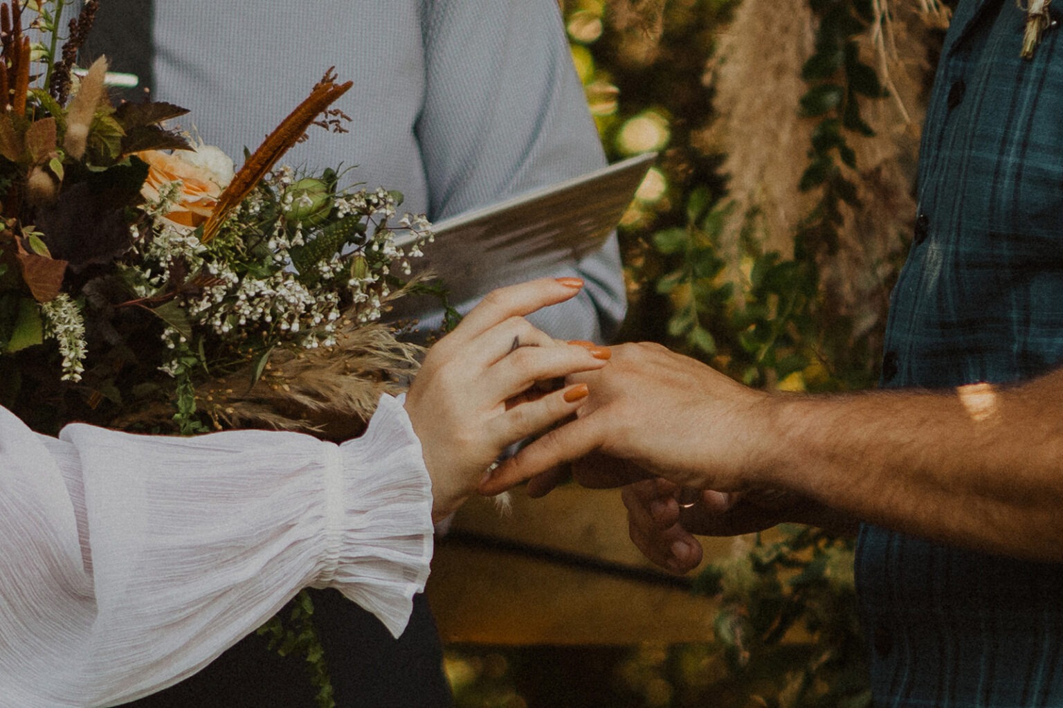 How to Officiate a Wedding: Top Tips for Having a Friend Officiate Your ...