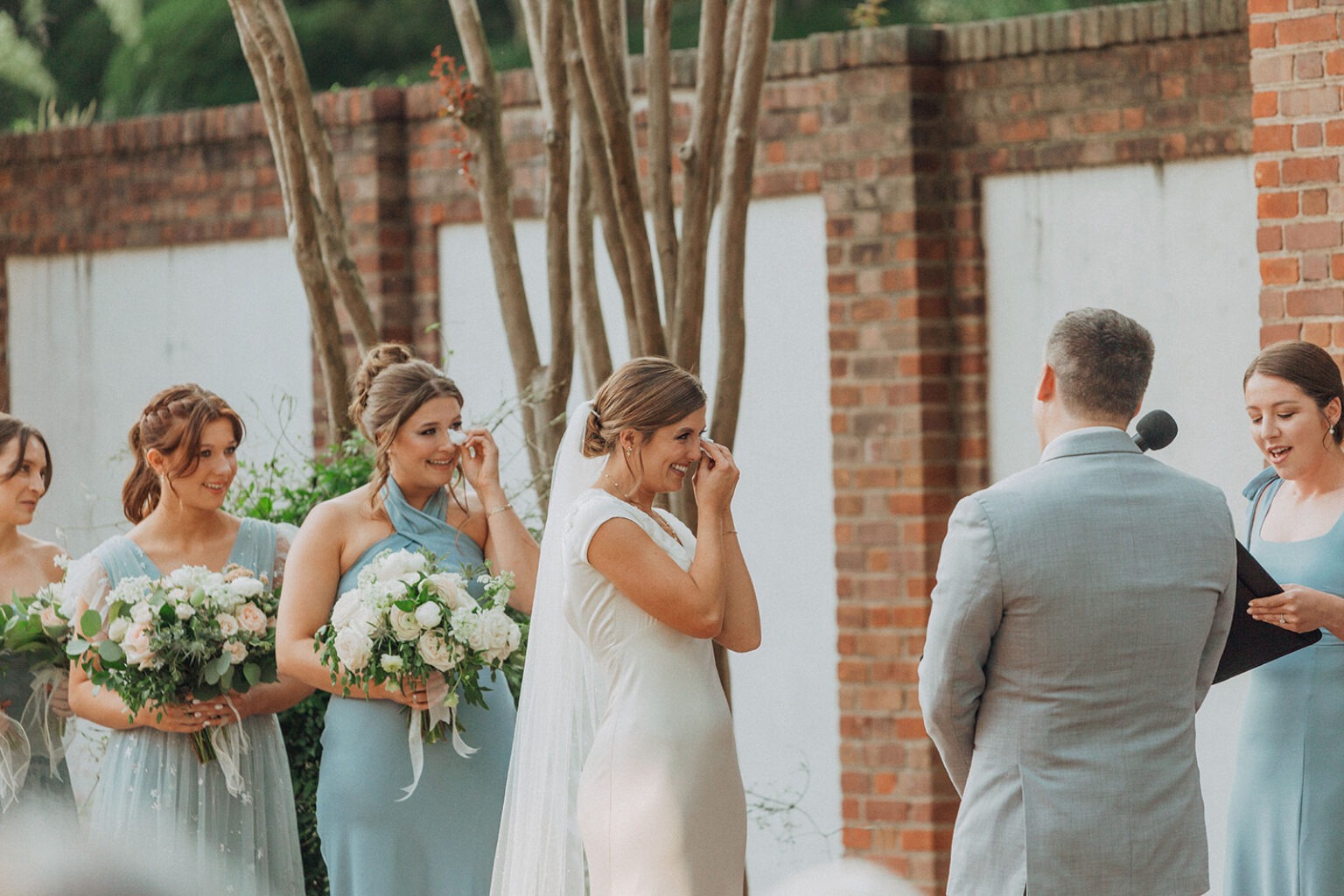 How to Officiate a Wedding: Top Tips for Having a Friend Officiate Your ...