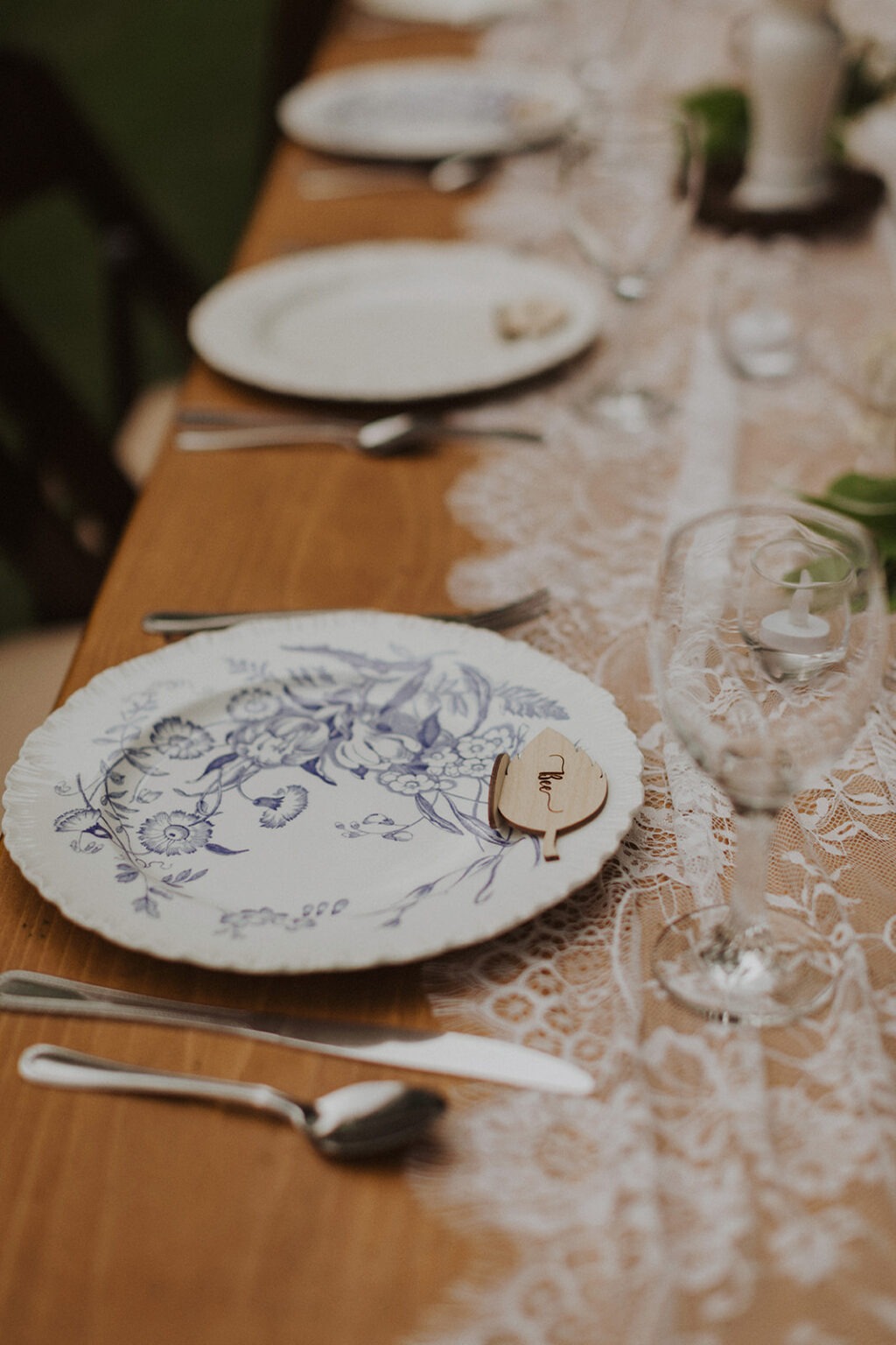 Pros & Cons of a DIY Wedding: How to Get Friends & Family Involved ...